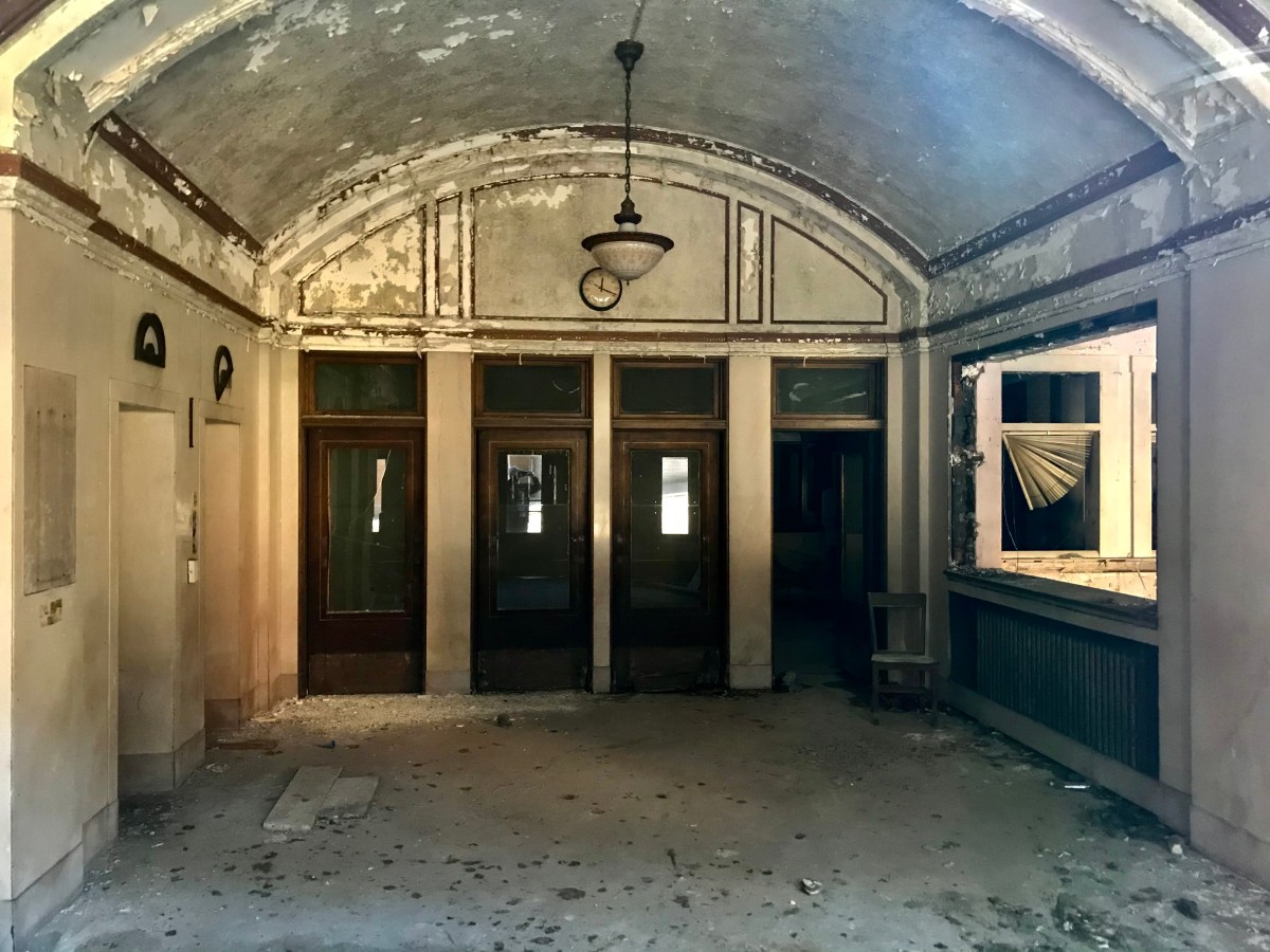 Key and Peele short Continental Breakfast – Fifty State Banana